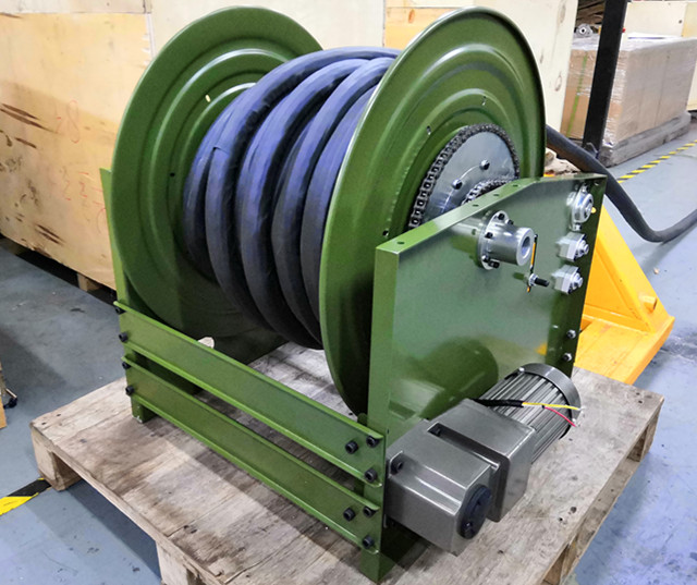 Motorized industrial hose and cable Combination reel EEMO660D - SUPERREEL